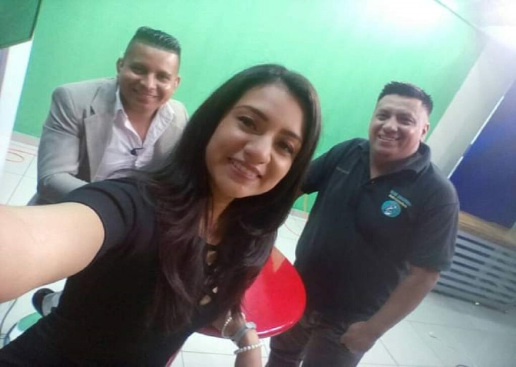 Keyli Pineda: Periodista, fundadora de microempresa y voluntaria en Compartir – Asociación Compartir